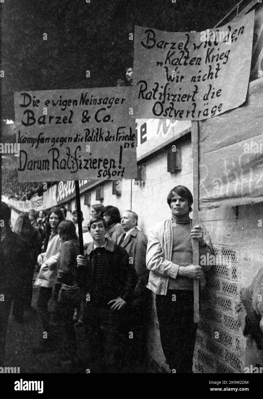 The SPD rally for the ratification of the Ostvertrags on 23. 4. 1972 in ...