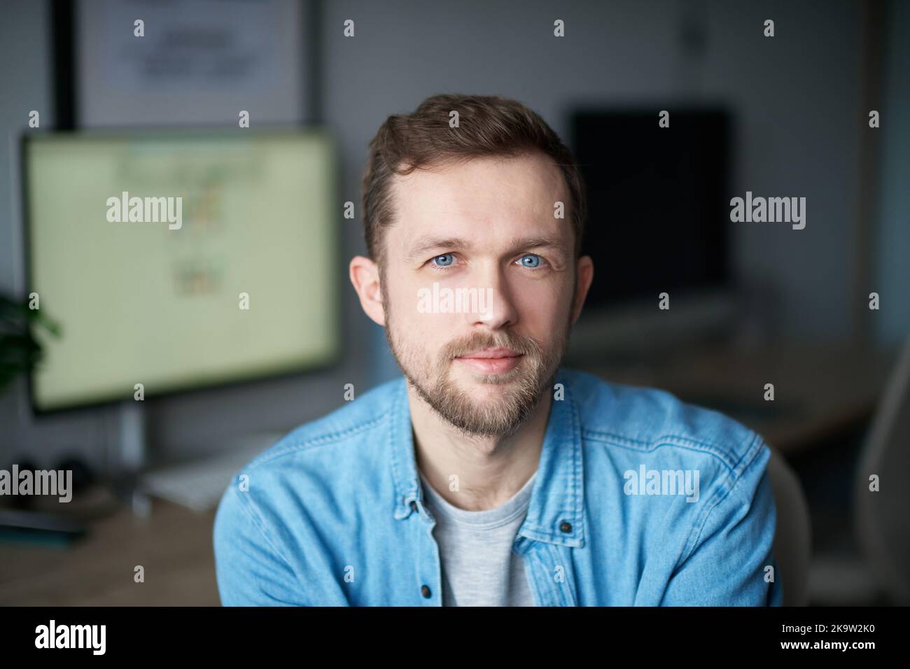 Software engineer hi-res stock photography and images - Alamy