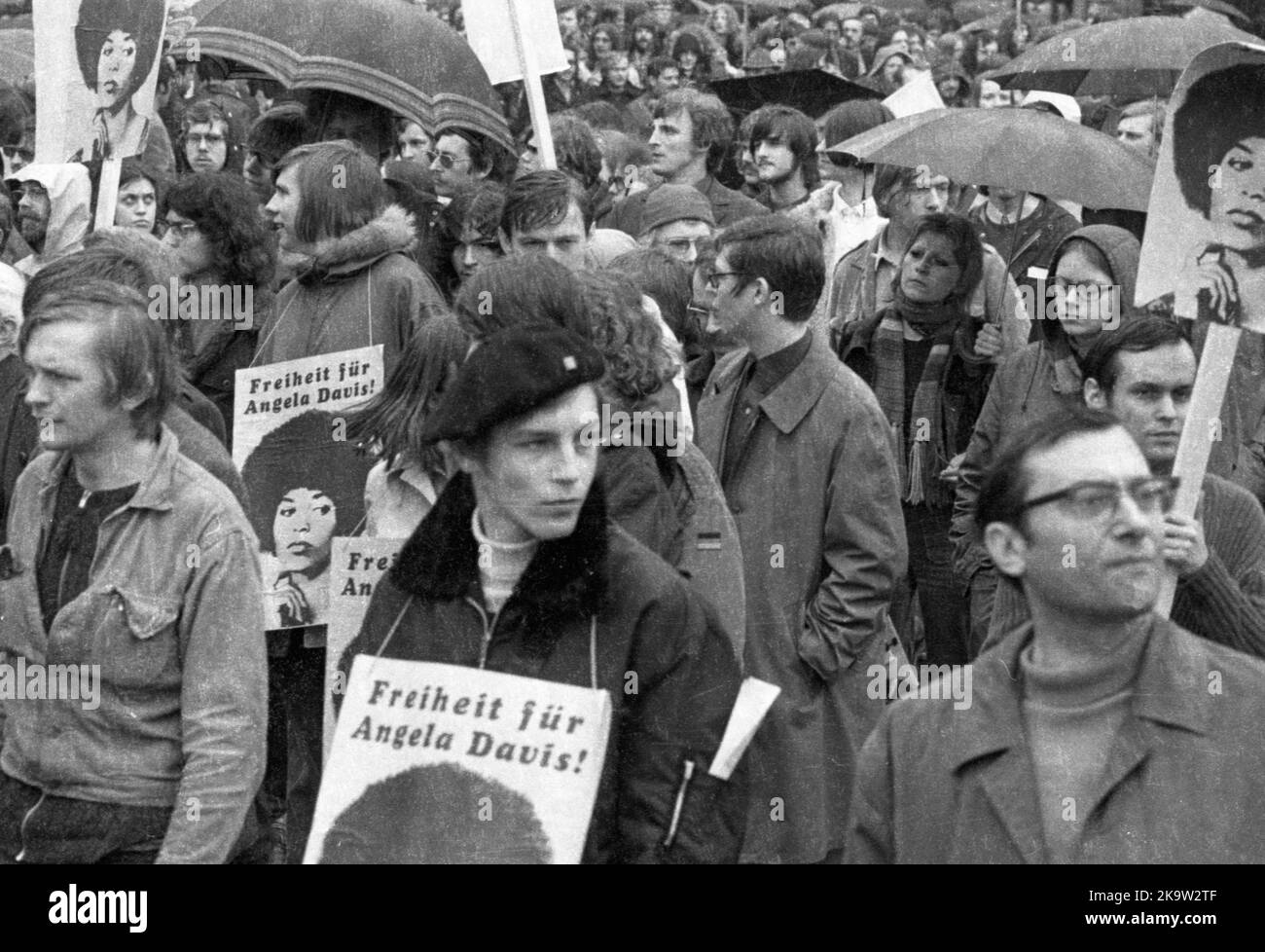 The peace movement's 1972 spring campaign addressed the public ...