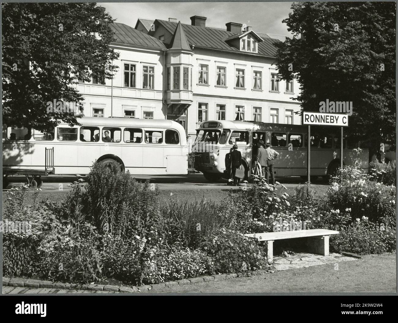 Ronneby station. State Railways, SJ Bus 2595 Stock Photo - Alamy