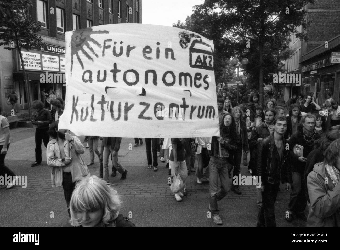 Left autonomous Black and White Stock Photos & Images - Alamy