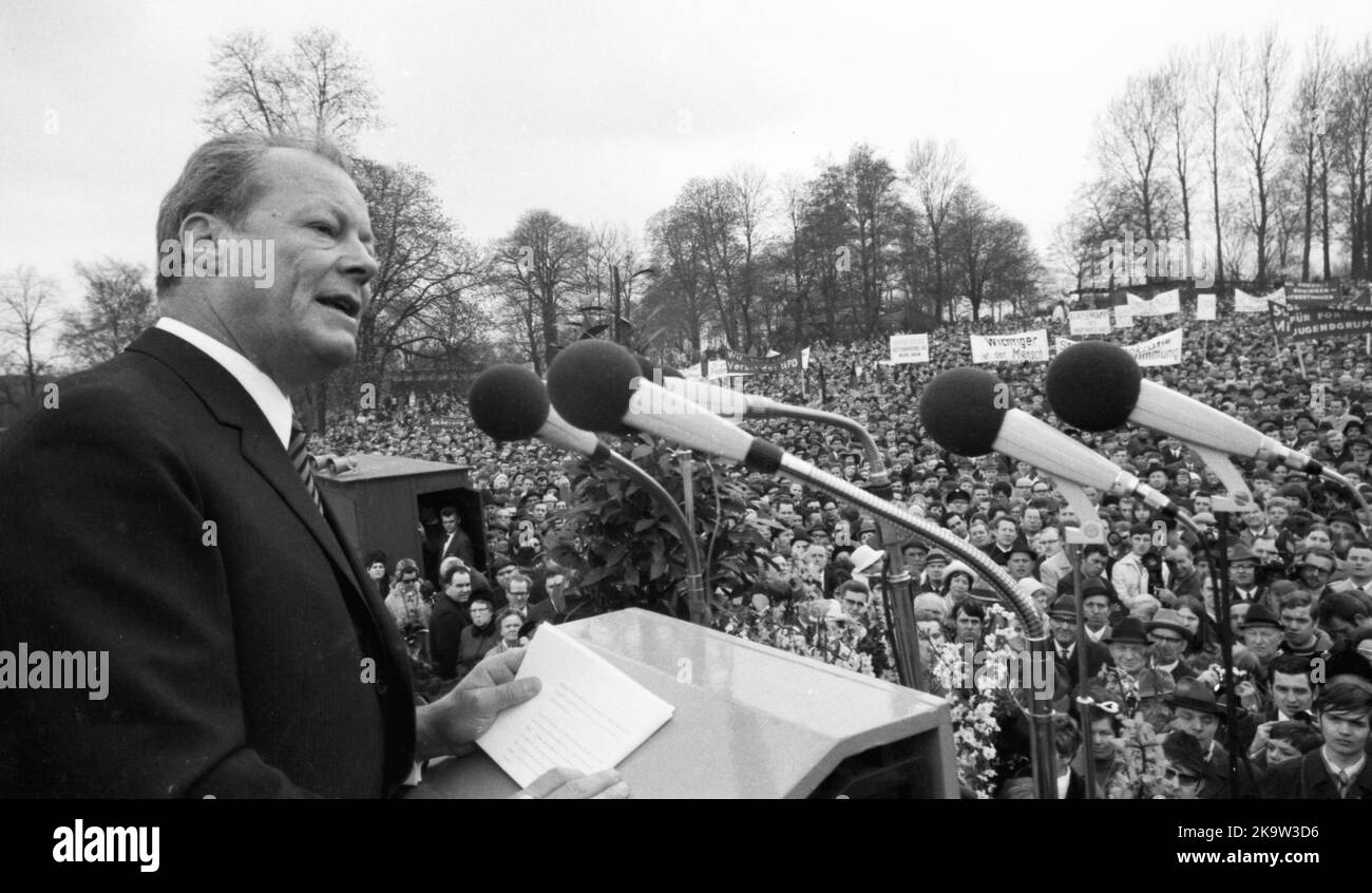 May Day demonstrations of the German Trade Union Federation (DGB) in ...