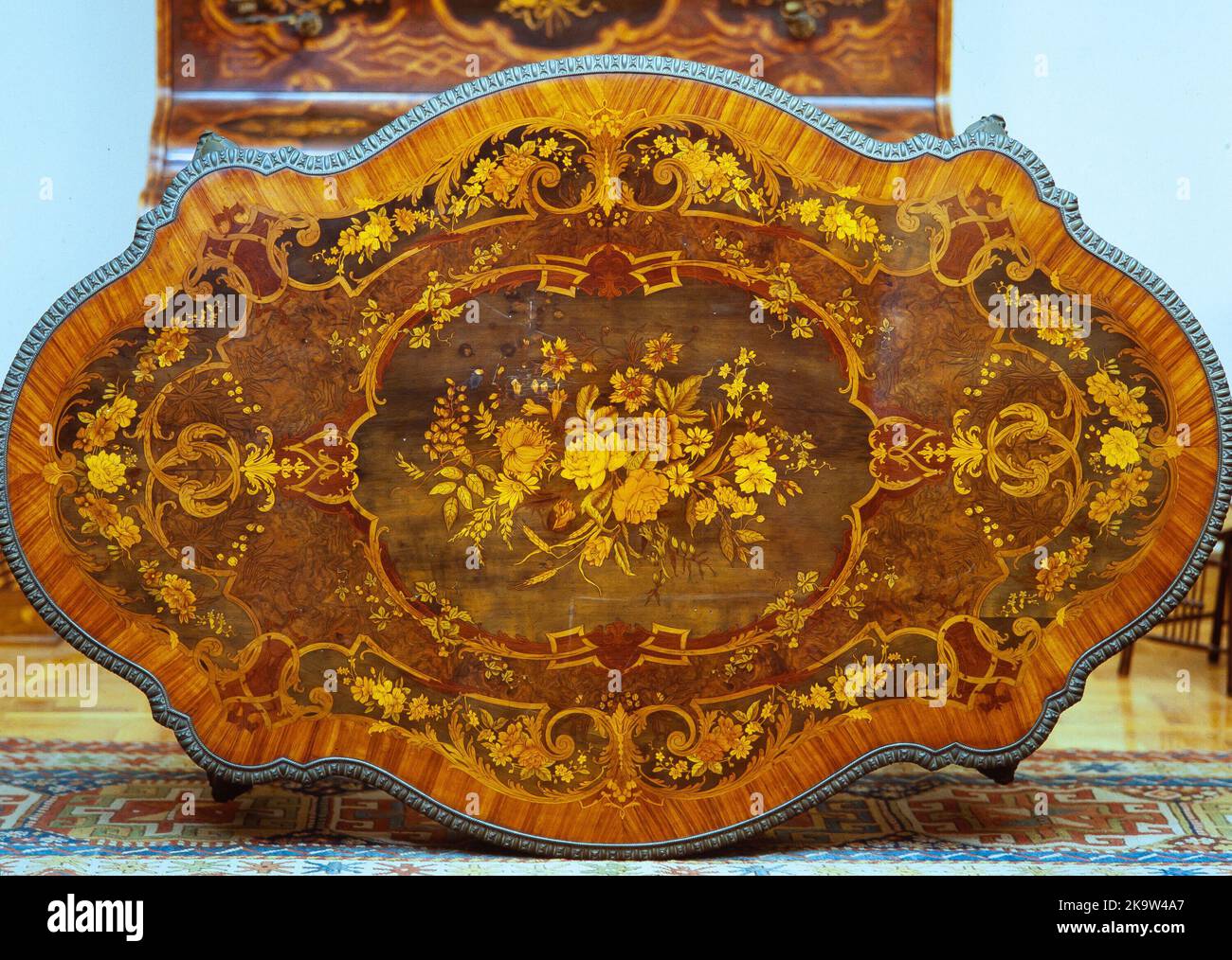 Mesa de marquetería. Luis XIV. Siglo XIX. Museo Maricel del Mar, Sitges. Barcelona Stock Photo ...