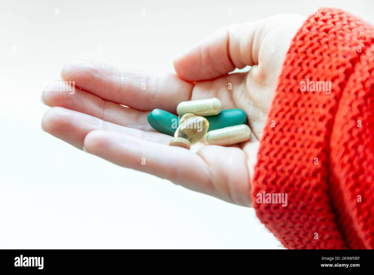 Healthcare treatment supplements handful hi-res stock photography and ...