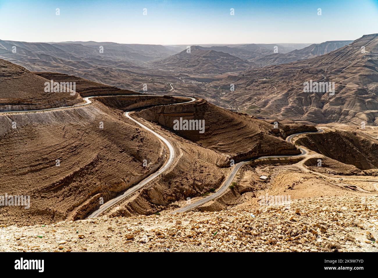 Road descending into Wadi Mujib Canyon in Jordan Stock Photo - Alamy