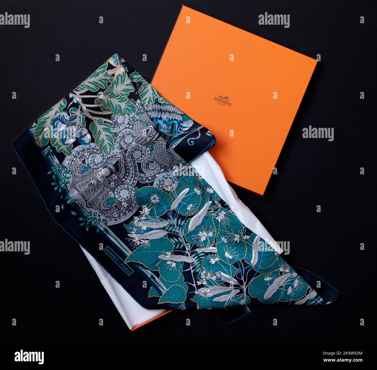Hermes Mythes Et Metamorphoses scarf Stock Photo - Alamy