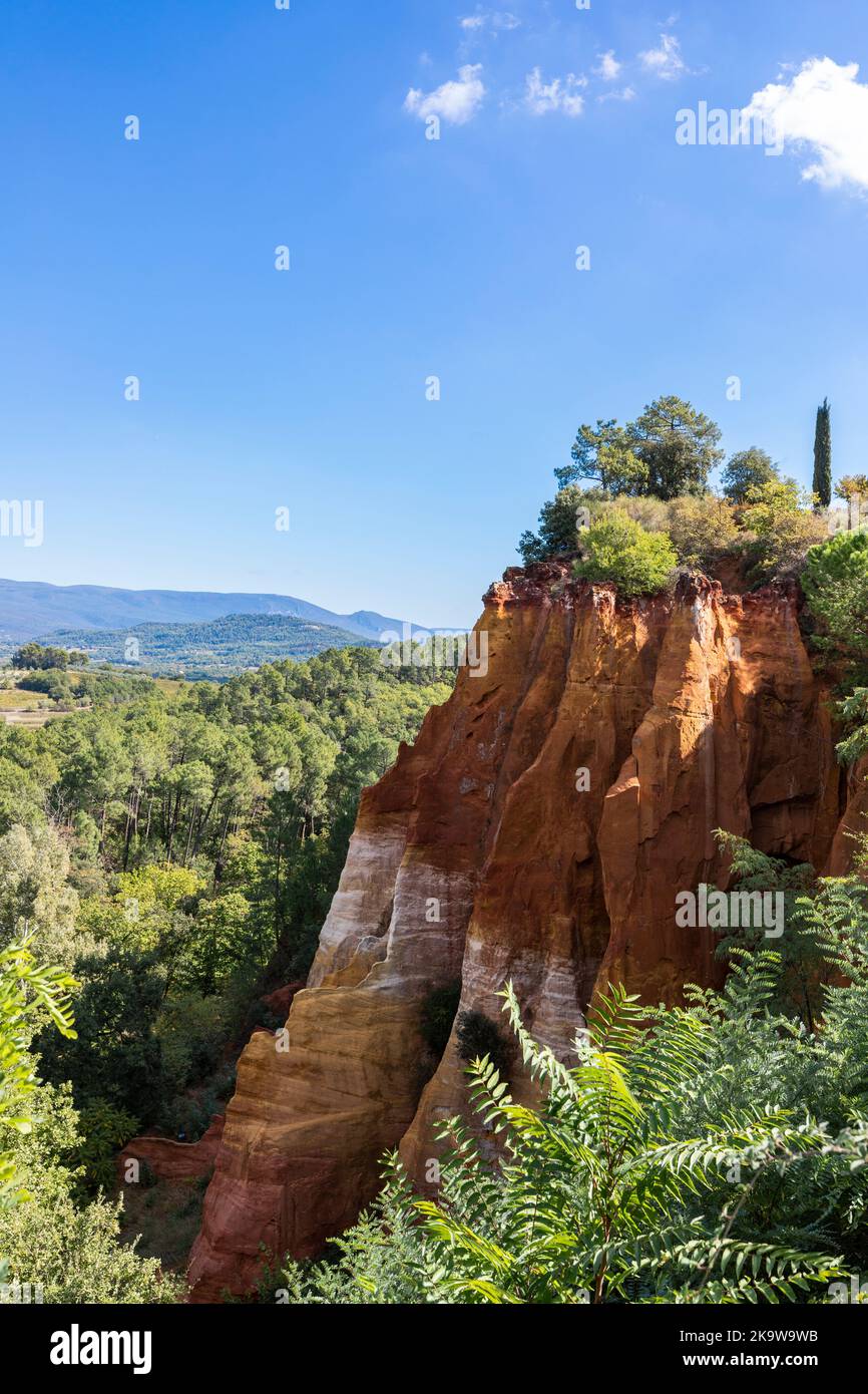 Red rock at Rousillon, Provence, France Stock Photo - Alamy