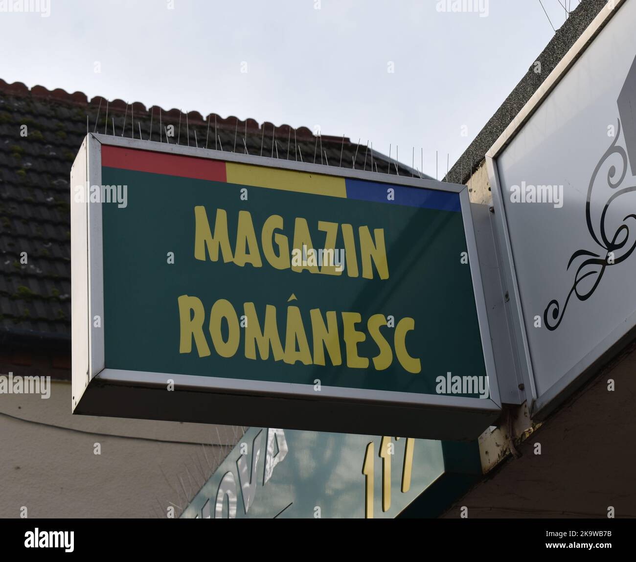 Magazin romanesc hi-res stock photography and images - Alamy