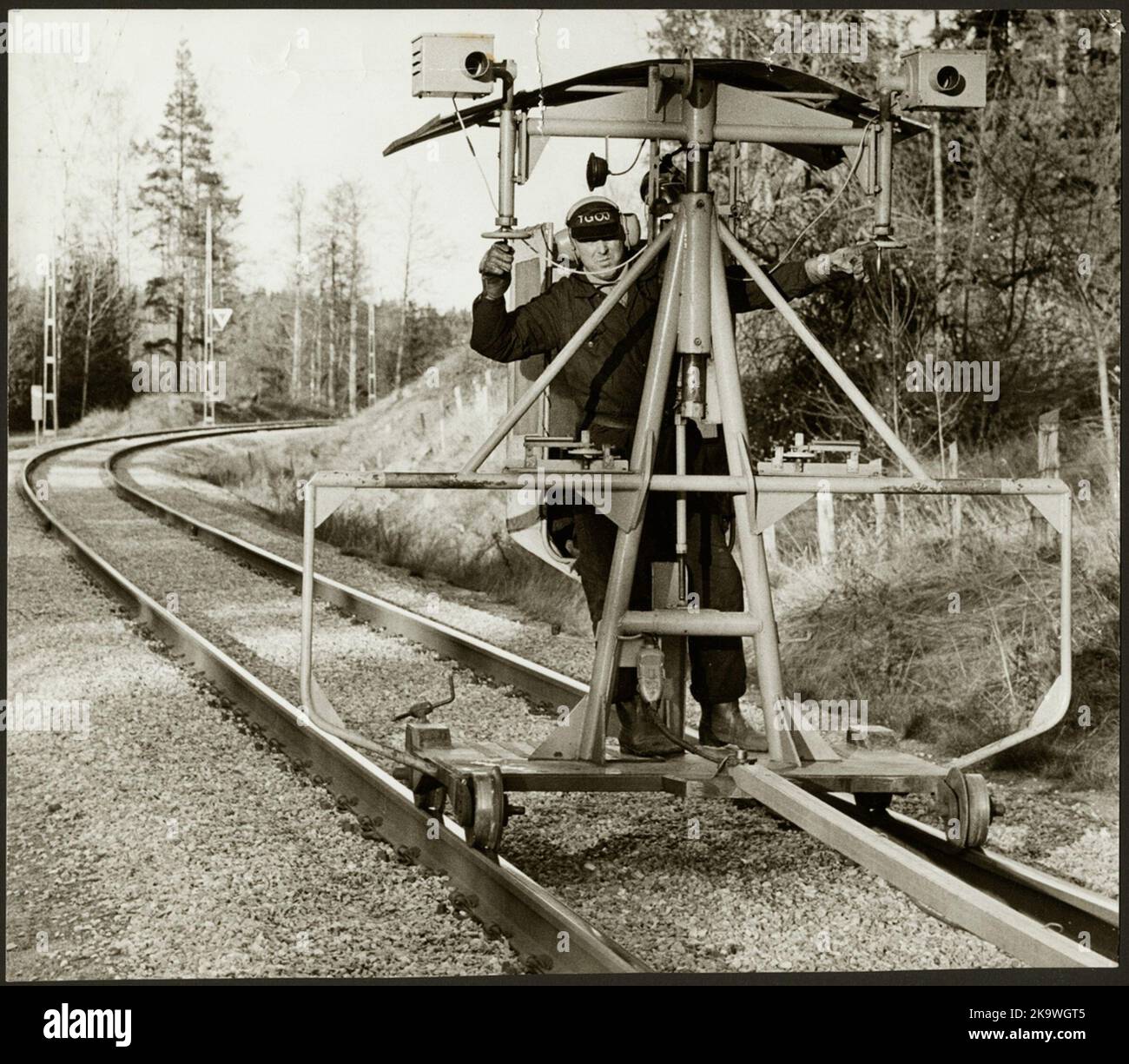 Maintenance of the track using the distinction to the ballast stop ...