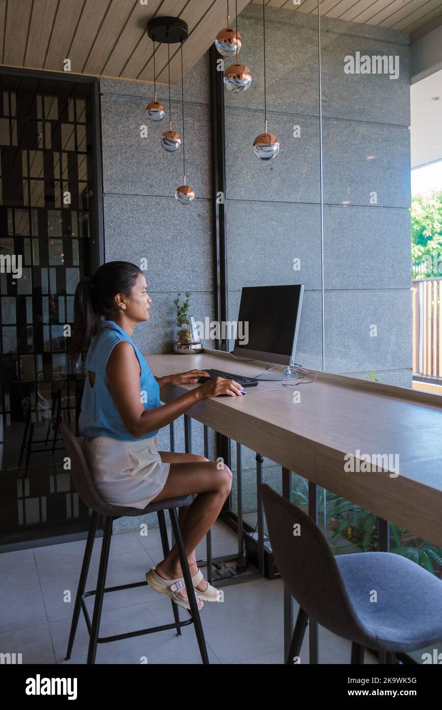 Hindu desk hi-res stock photography and images - Alamy