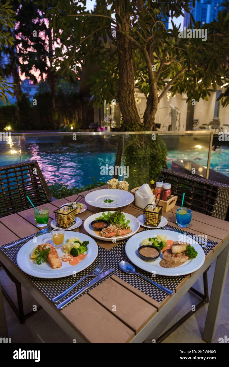 Hotel restaurant valentines dinner hi-res stock photography and images ...