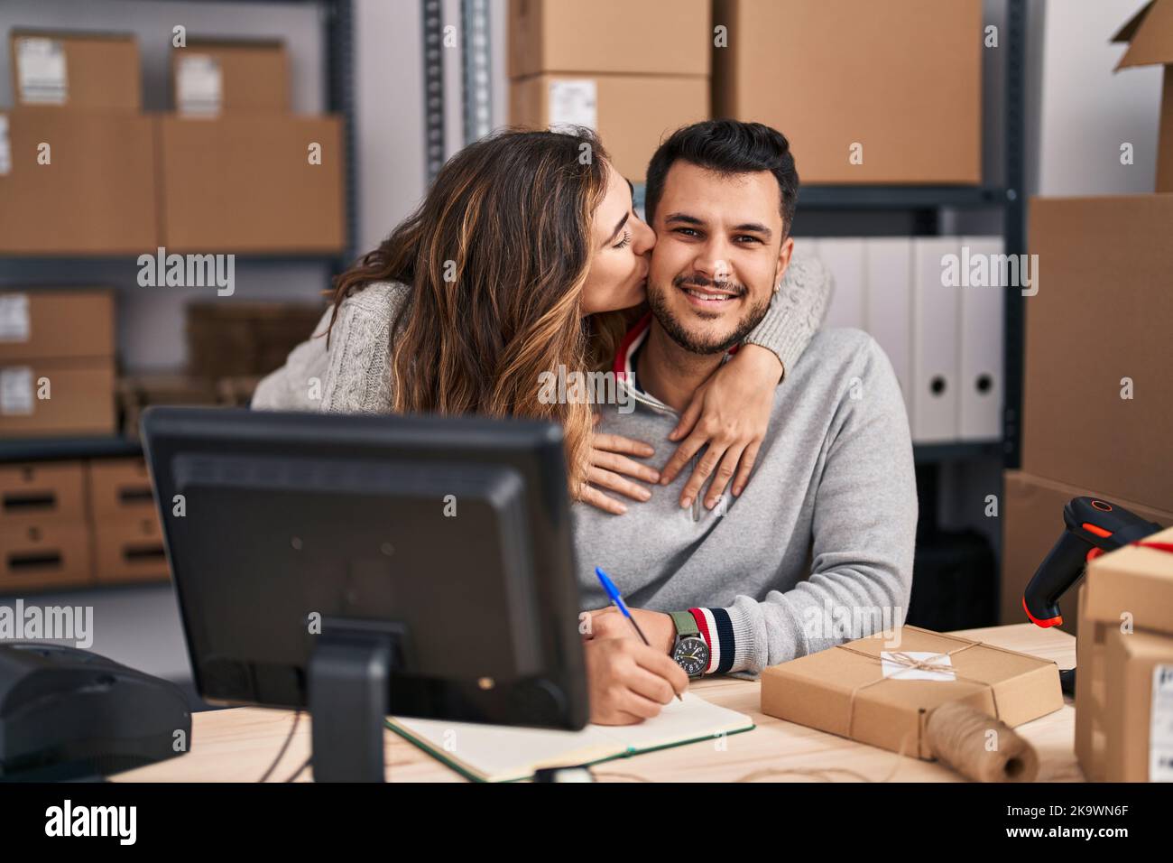 Office workers kissing hi-res stock photography and images - Alamy