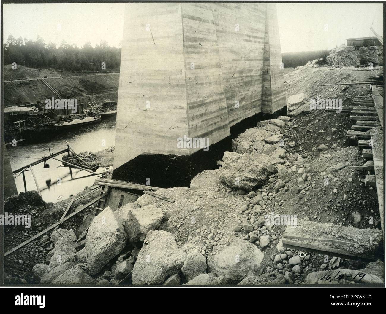 Bridge construction of Södertälje canal. Rönninge-Stream Double-track ...