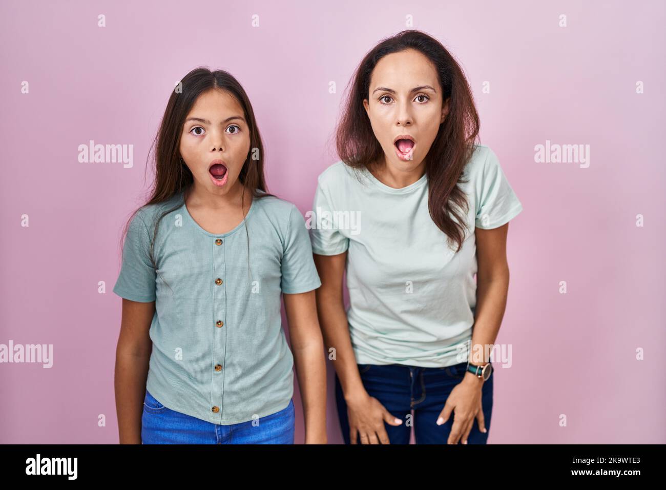 Shocked amazed astonished two women hi-res stock photography and images ...