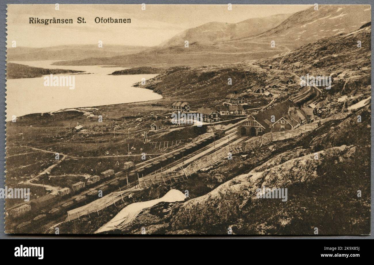 The national border. Ore train at the station Stock Photo - Alamy