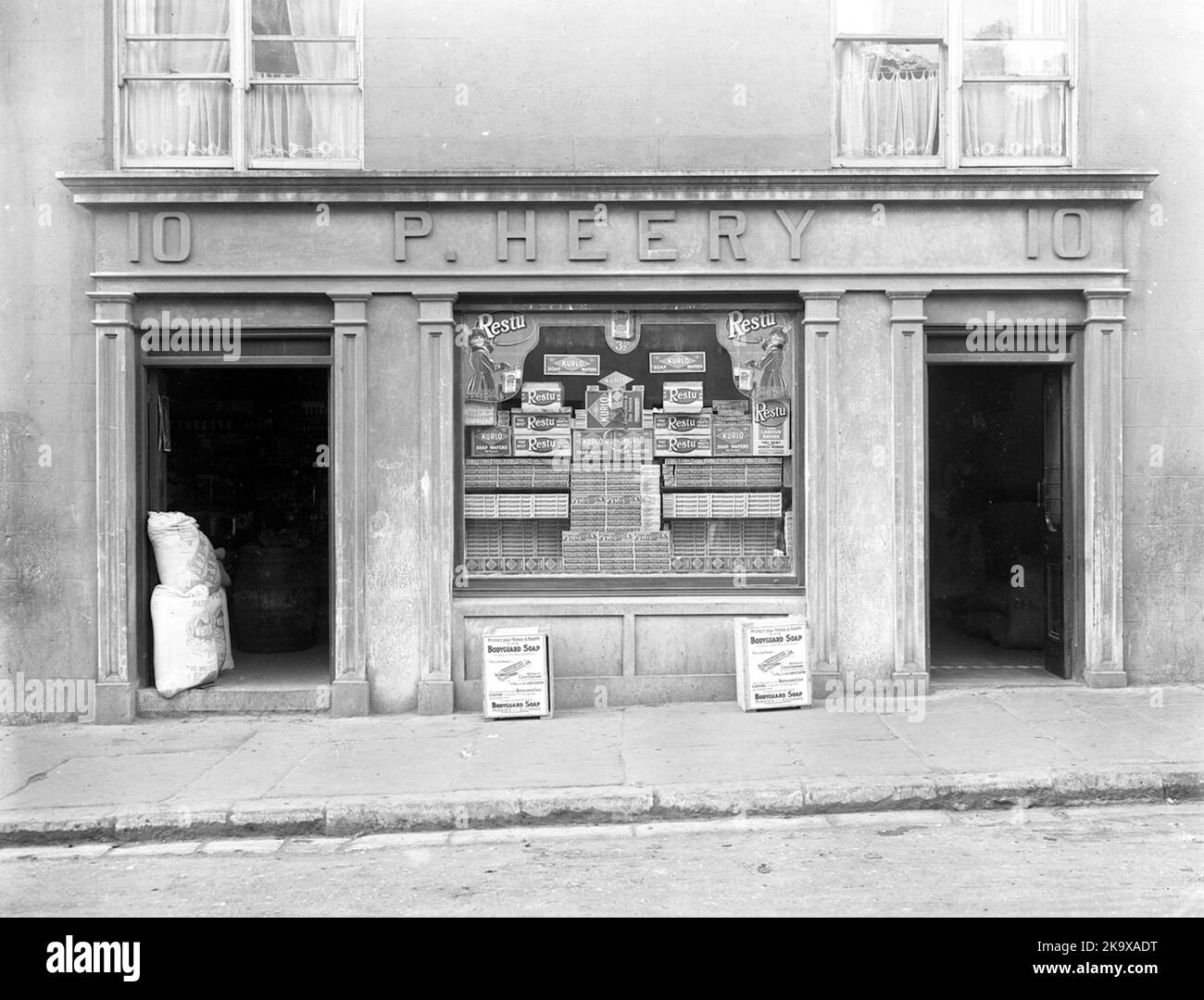 Soap saver Black and White Stock Photos & Images - Alamy