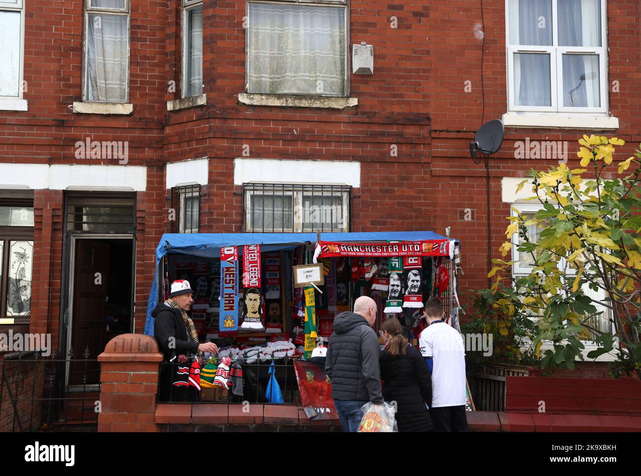 Manchester, UK. 30th Oct, 2022. A souvenir stall set up in the garden ...