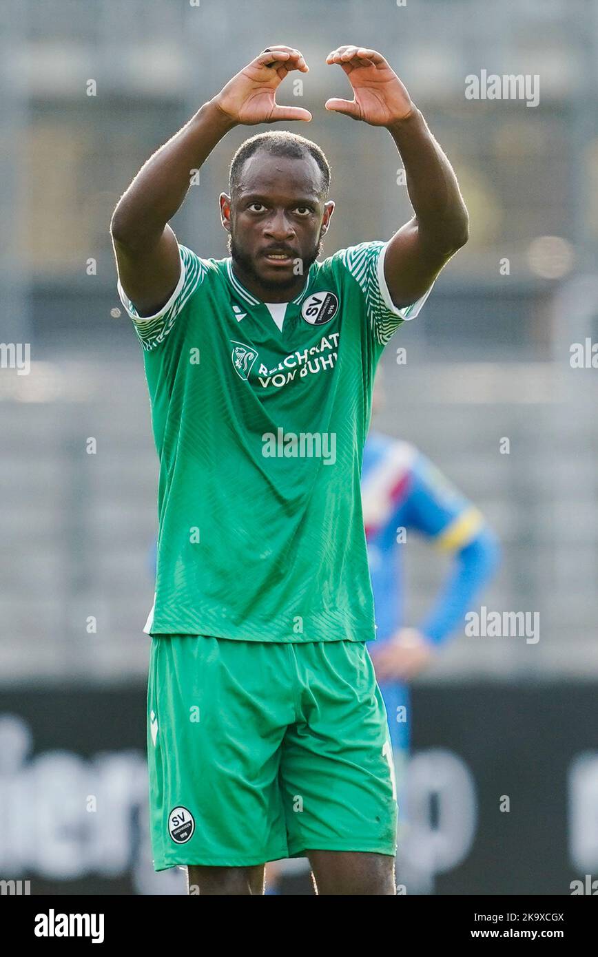 Velemseni ndwandwe golden arrows hi-res stock photography and images ...