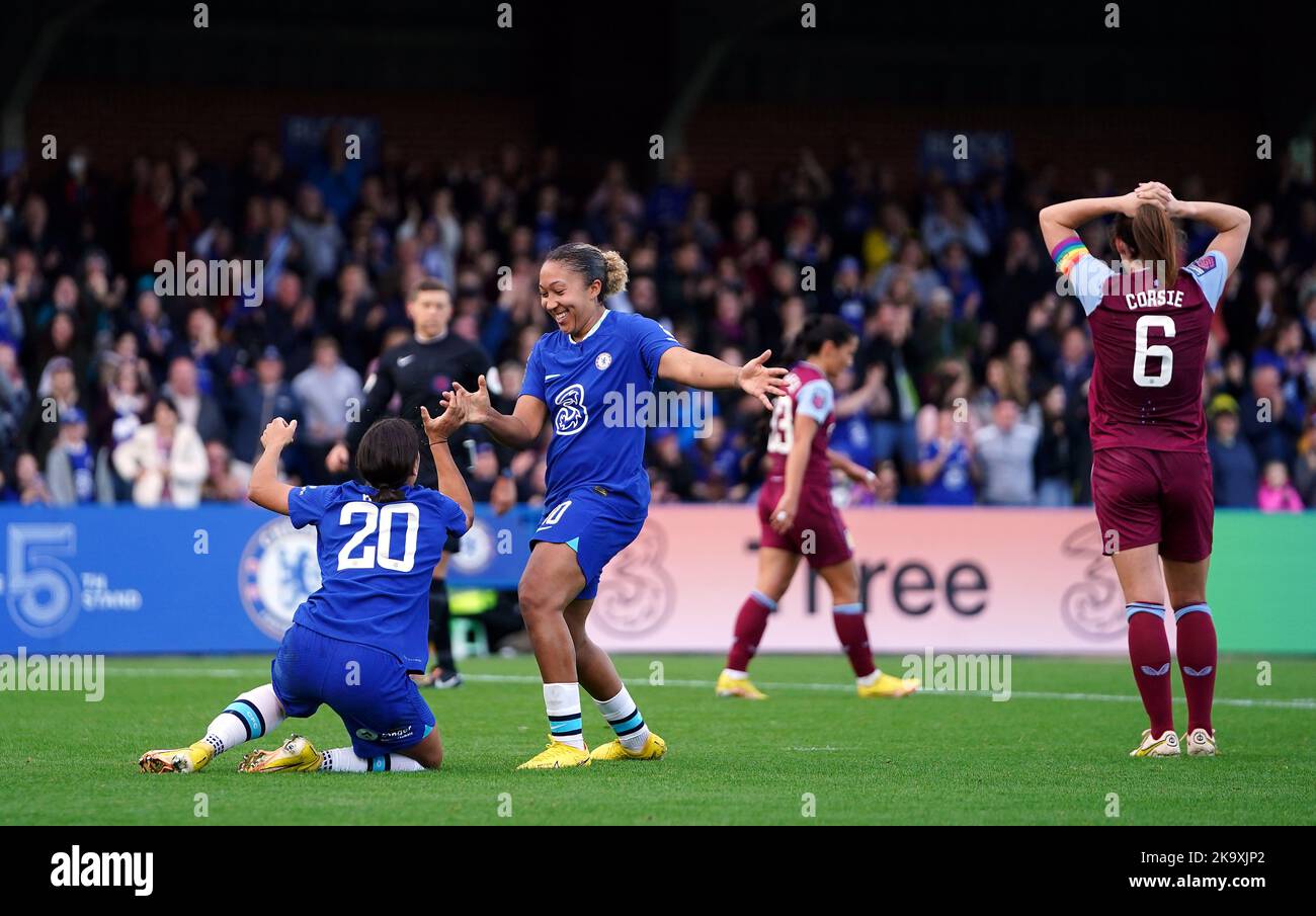 Sam kerr celebrates hi-res stock photography and images - Alamy