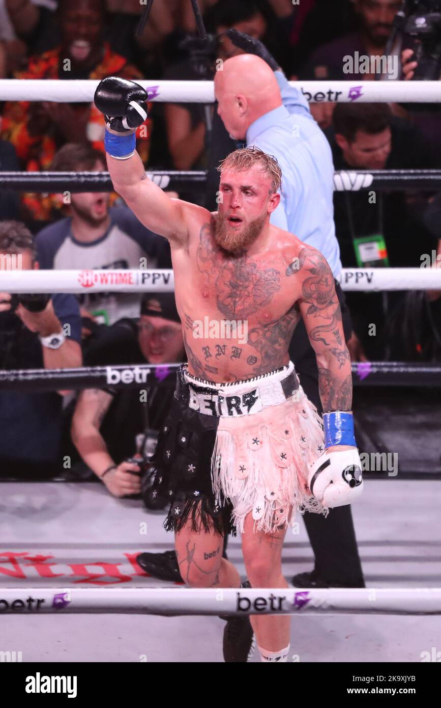 Jake paul boxer hi-res stock photography and images - Alamy