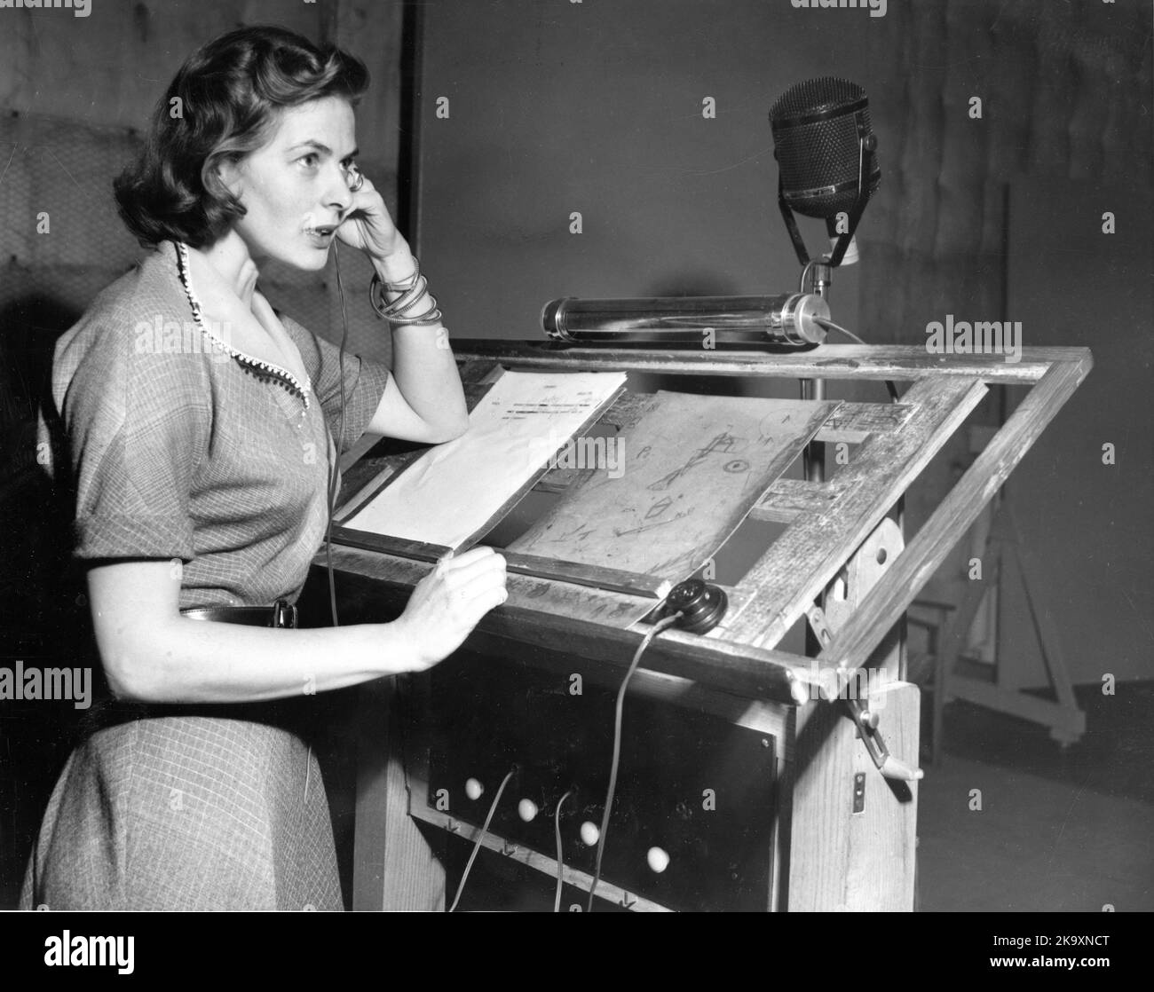 INGRID BERGMAN dubbing her lines as Karen for STROMBOLI 1950 director ...
