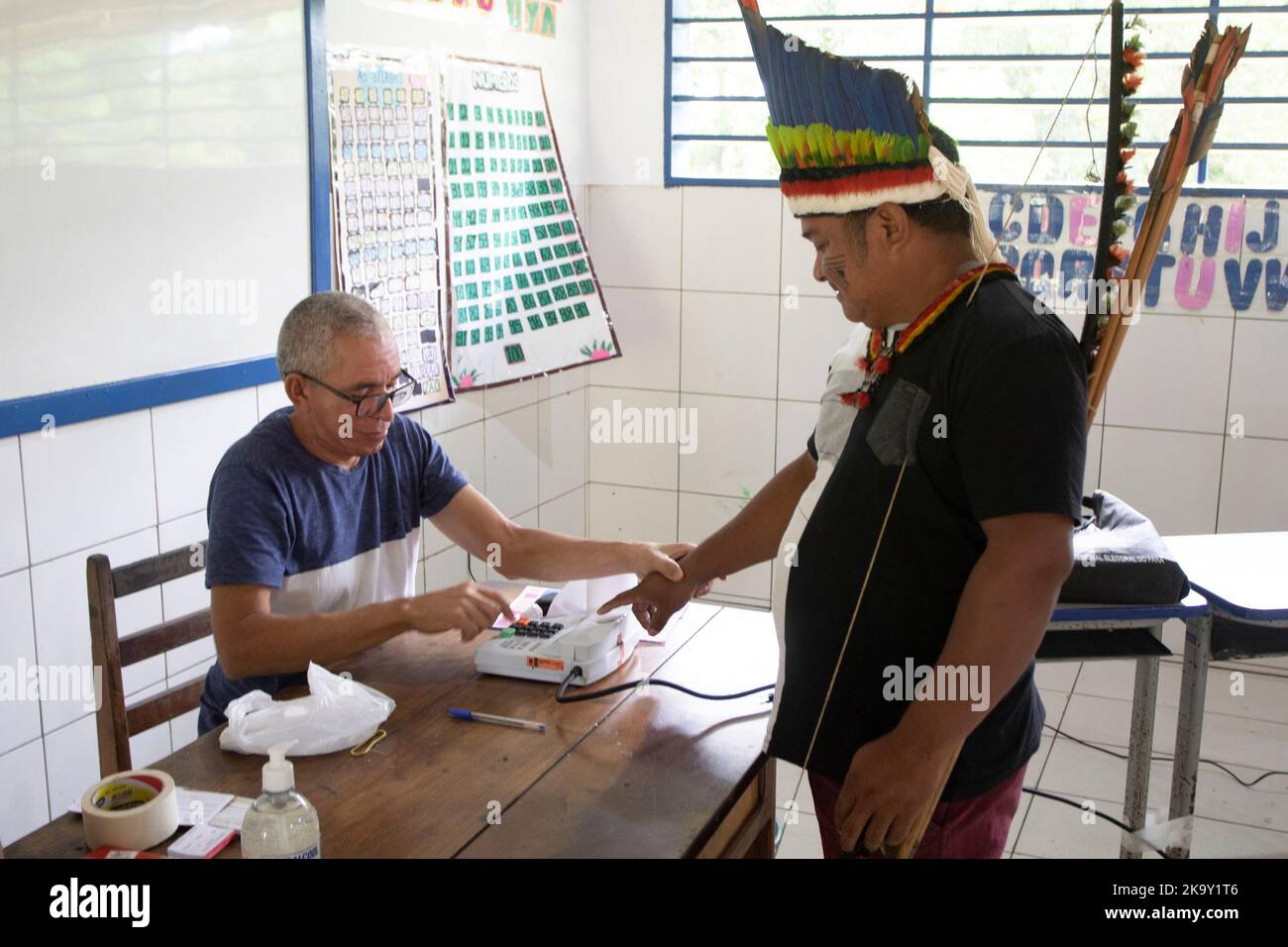 Paragominas, Brazil. 30th Oct, 2022. Elections 2022 Tembé indigenous ...