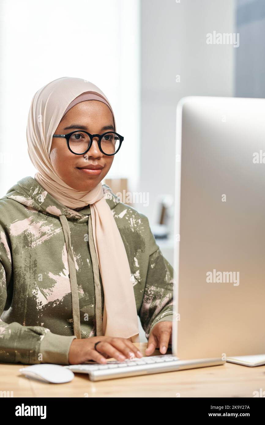 Program manager hi-res stock photography and images - Alamy