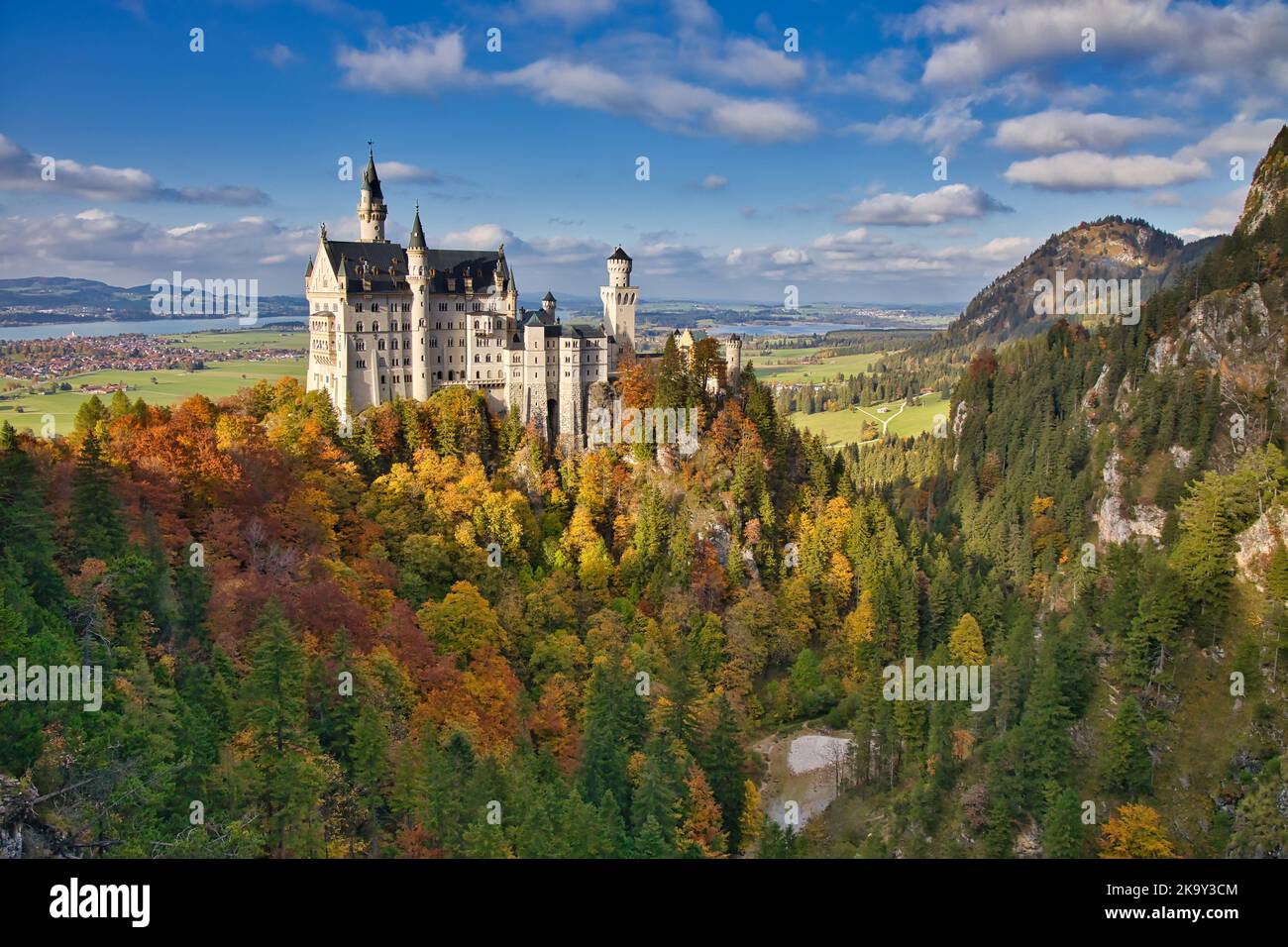 Bavarian Neuschwanstein castle in autumn Stock Photo - Alamy