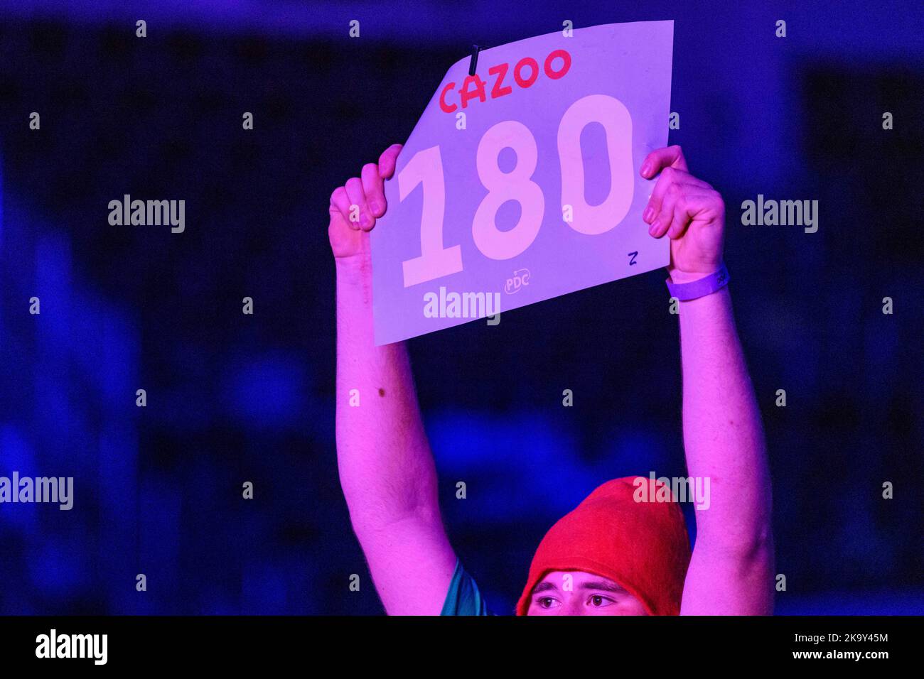 180 darts hi-res stock photography and images - Alamy