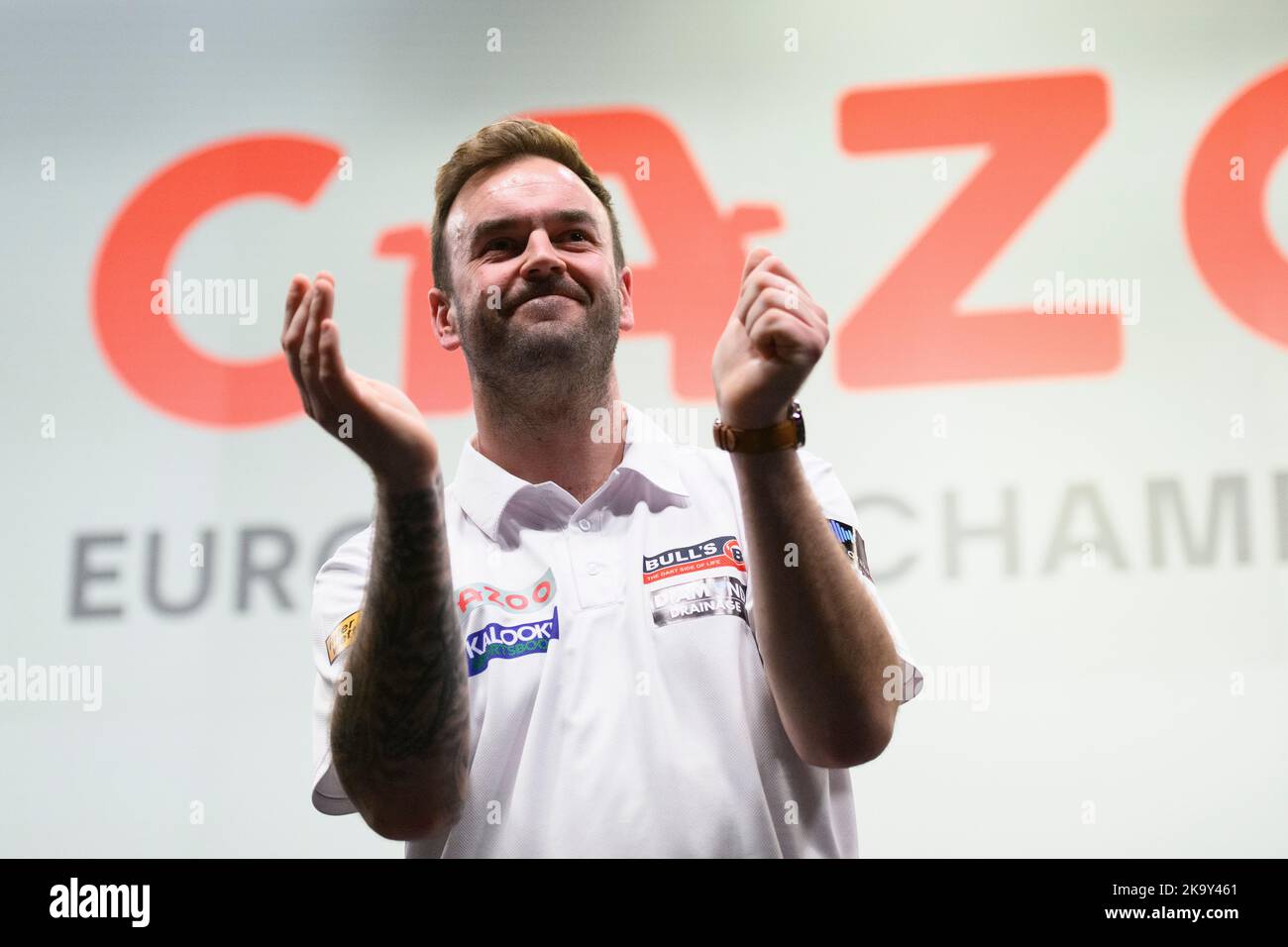 Ross smith darts hi-res stock photography and images - Alamy
