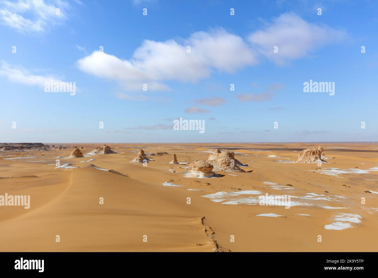 White Desert landscape. Beautiful place in unique Egypt Stock Photo - Alamy