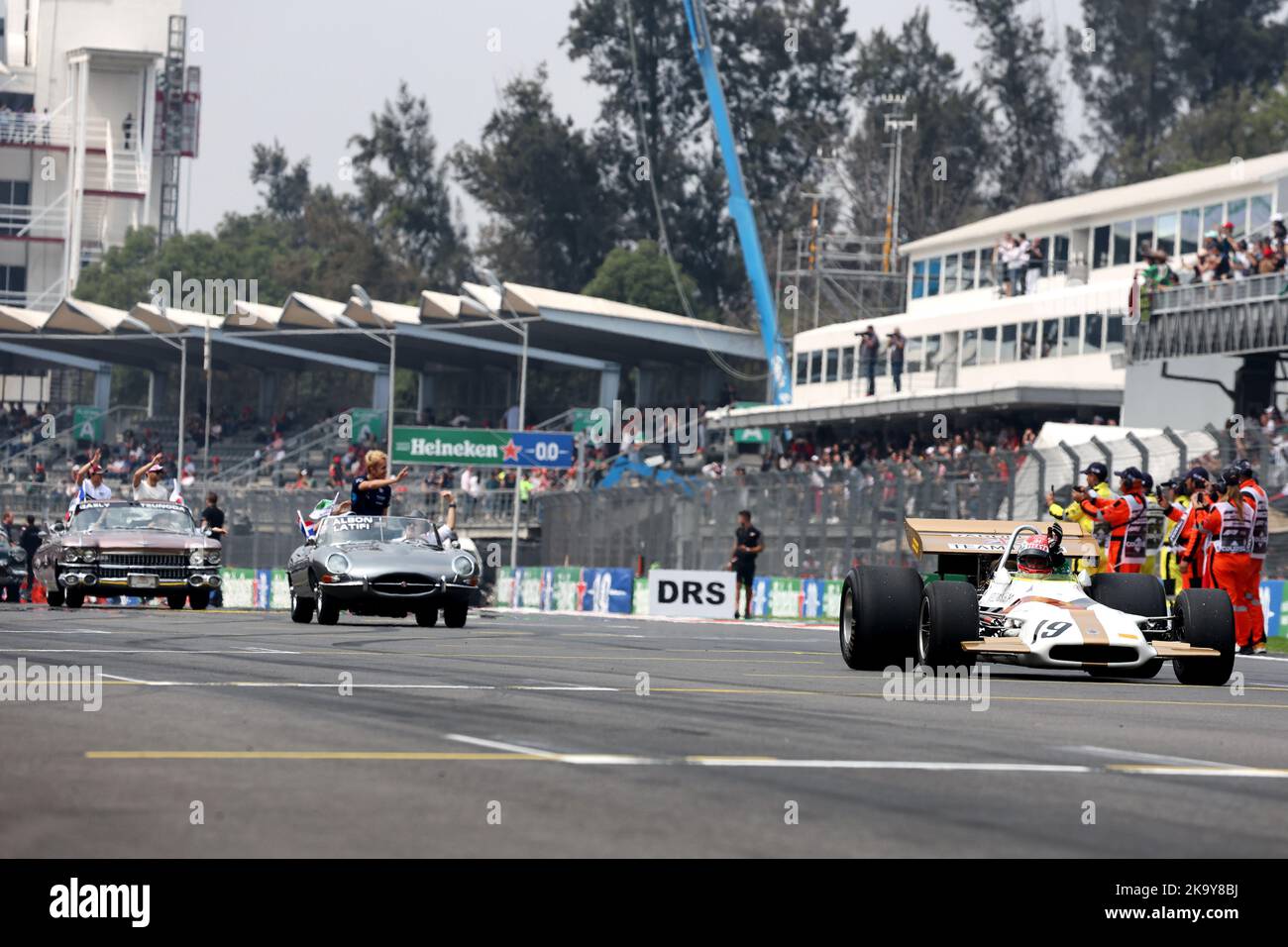 Adrian Fernandez (MEX) in the BRM P153 raced by Pedro Rodriguez. 30.10. ...