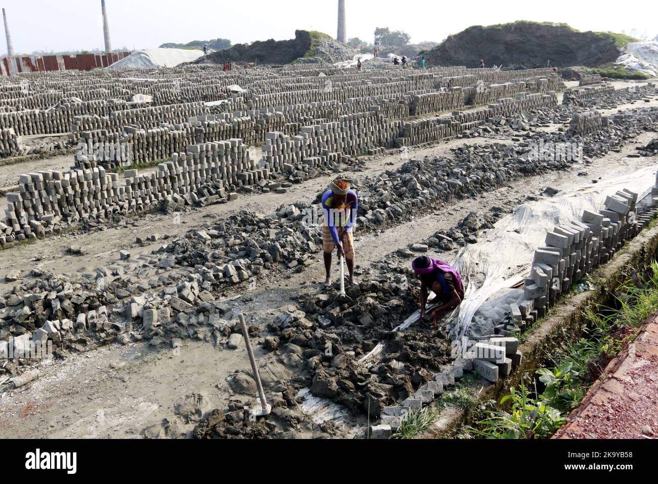 Bangladesh cyclone rain hi-res stock photography and images - Alamy