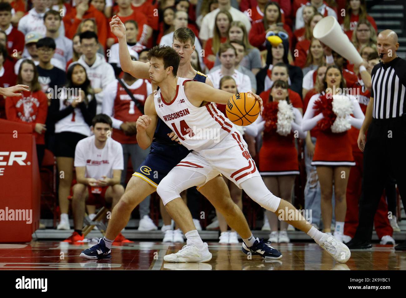 Madison, WI, USA. 30th Oct, 2022. Wisconsin Badgers forward Carter ...