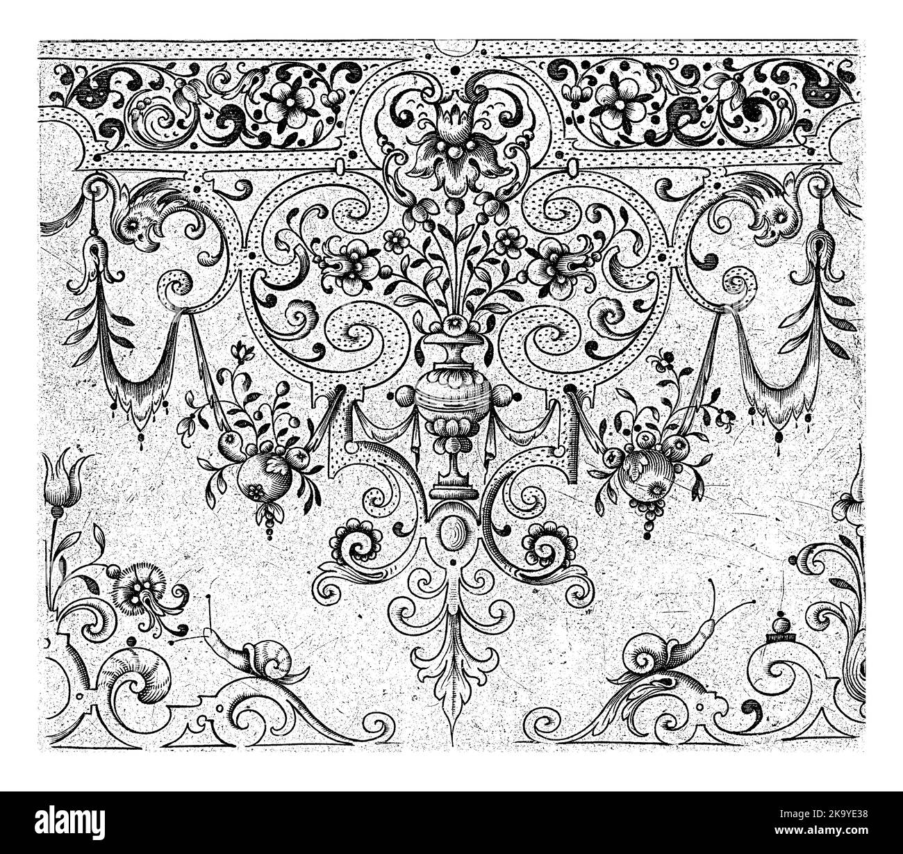 Dotted frieze hi-res stock photography and images - Alamy