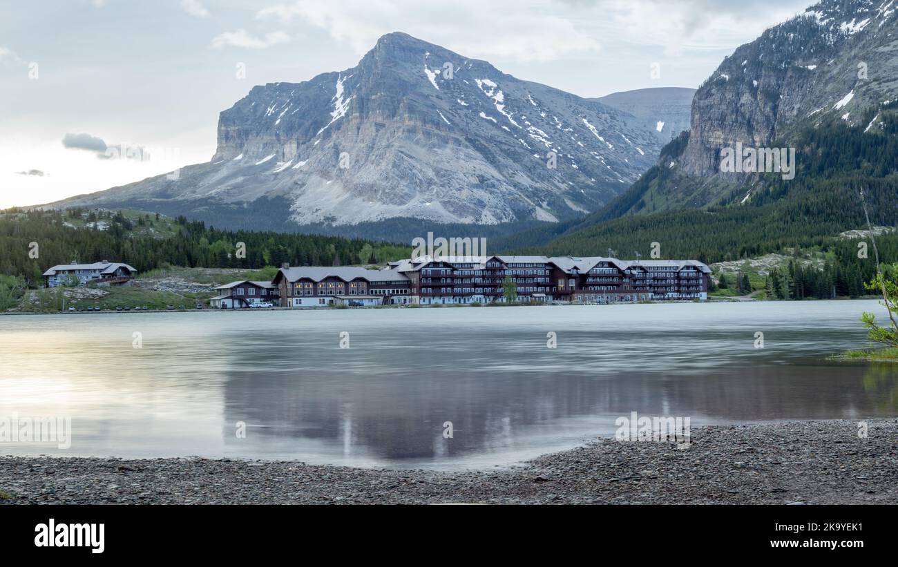 Iconic fancy hotel in Many Glacier Montana Stock Photo - Alamy