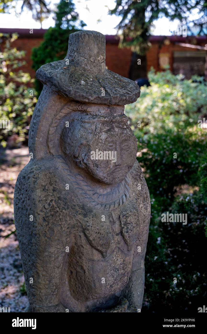 Gods idol hi-res stock photography and images - Alamy