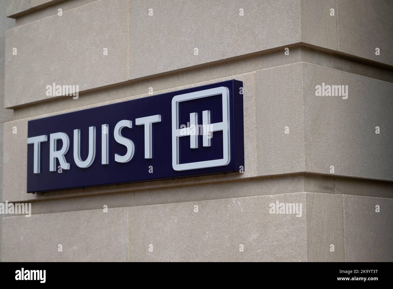 Truist bank logo hi-res stock photography and images - Alamy