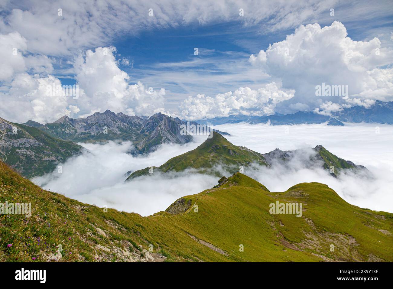 View over the peaks in the clouds, to the Alps at Gehrengrat 2439 m ...
