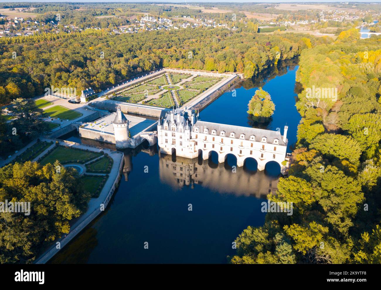 Aerial view of Chateau de Chenonceau Stock Photo - Alamy
