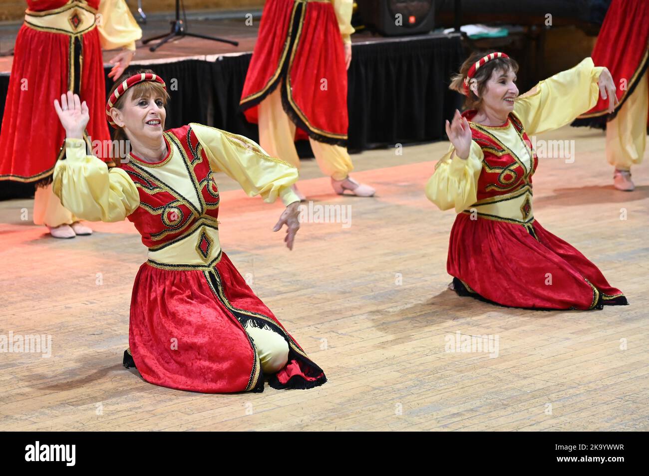 Israeli dance hi-res stock photography and images - Alamy