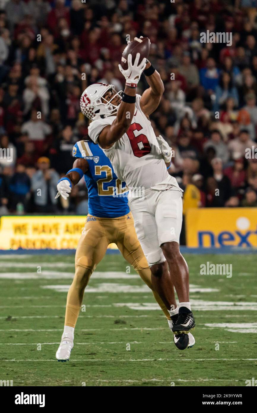 Stanford Cardinal wide receiver Elijah Higgins (6) attempts to make a ...