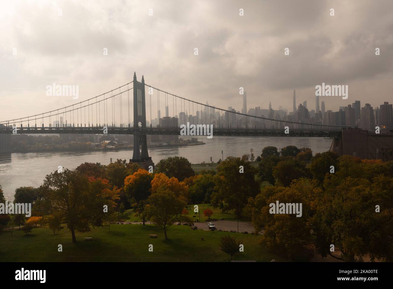 Robert F Kennedy Bridge and Manhattan skyline Stock Photo - Alamy