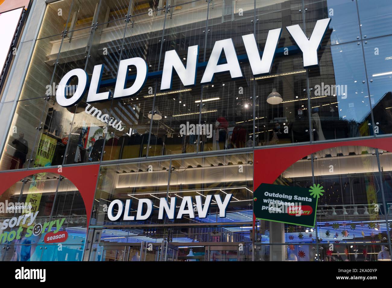 Old Navy storefront, Times Square, Manhattan Stock Photo - Alamy