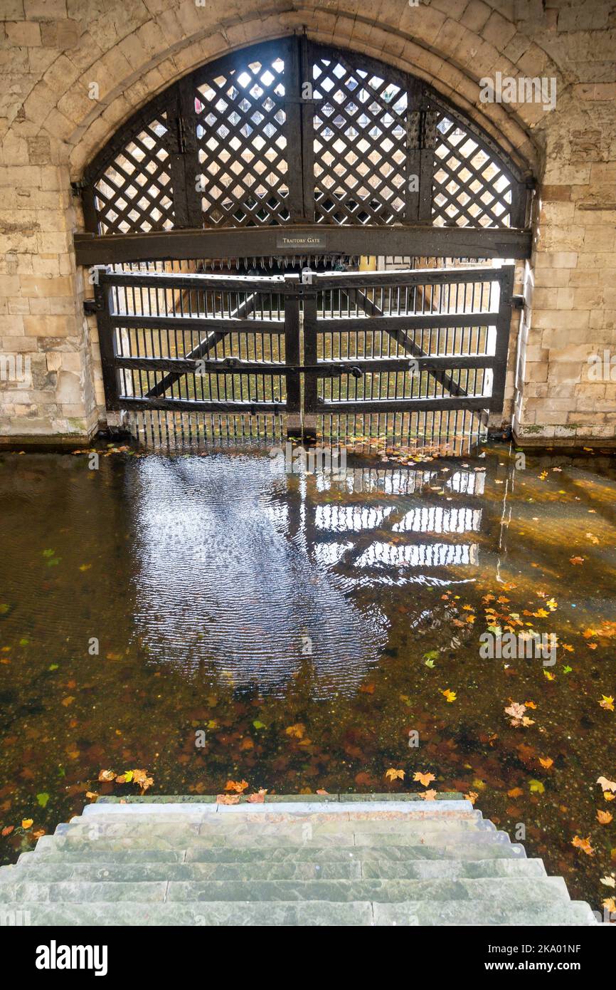 Traitors gate hi-res stock photography and images - Alamy