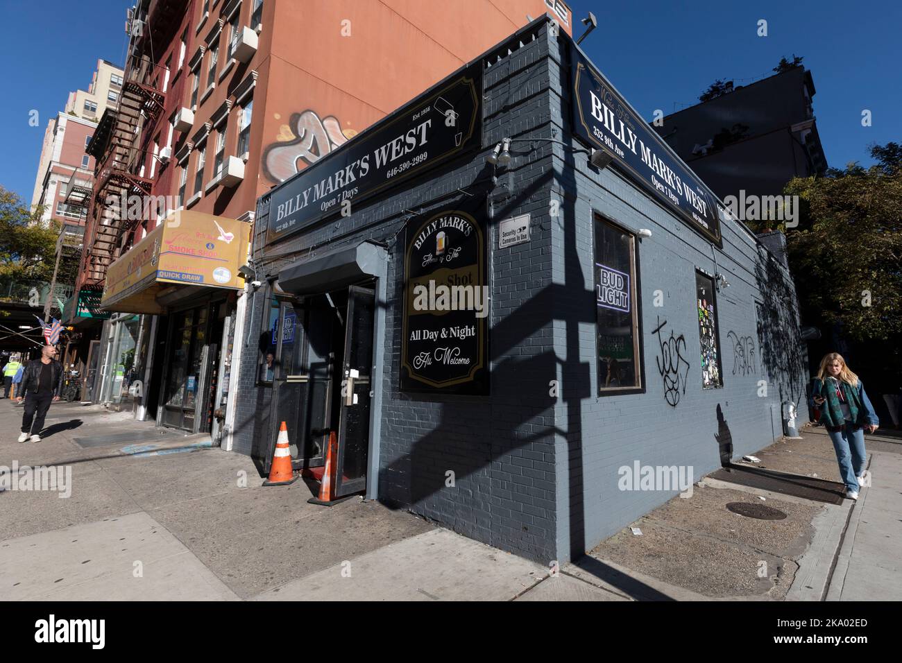 Corner bar 9th Ave in Chelsea, Manhattan, New York Stock Photo - Alamy