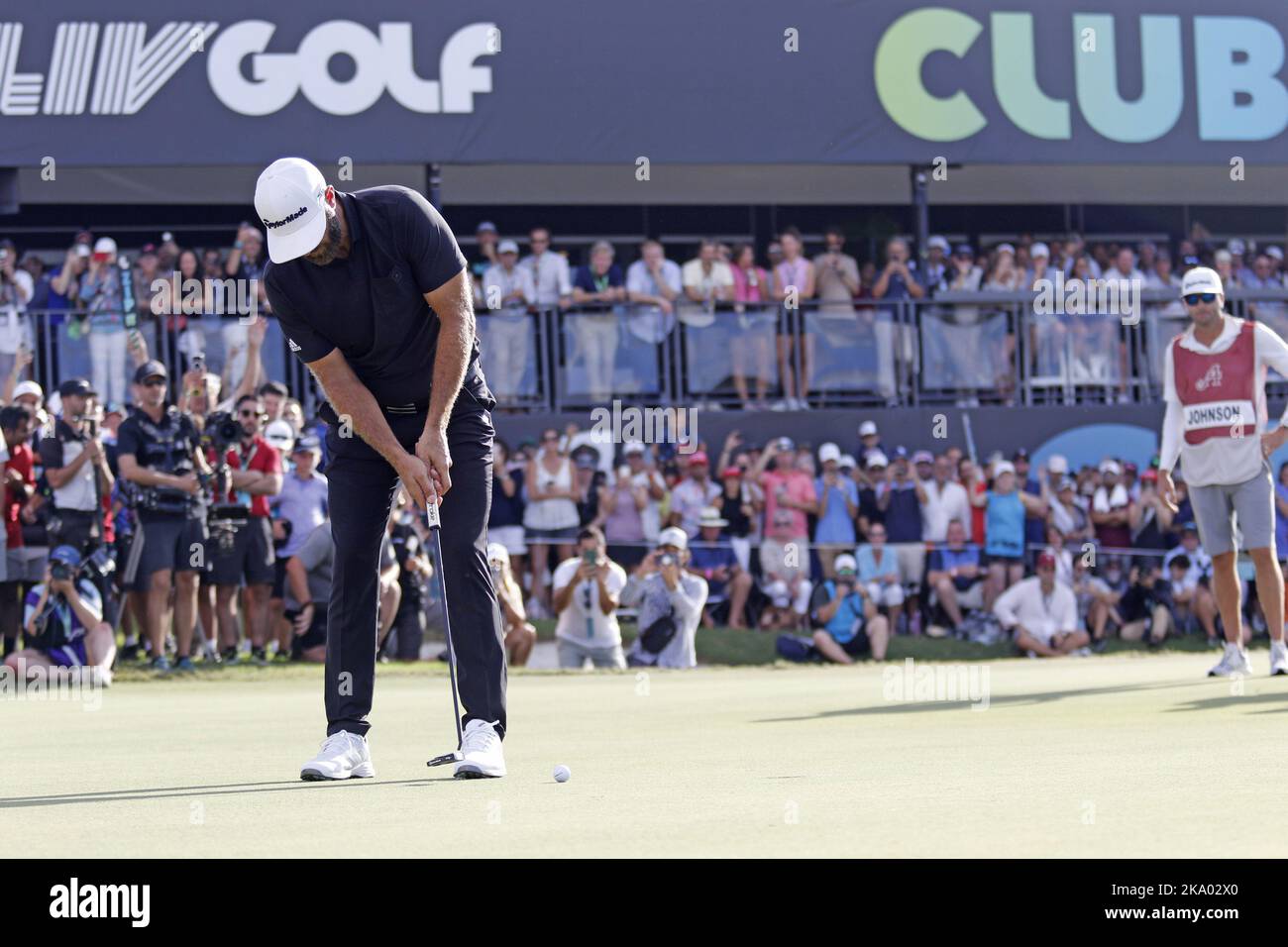 Miami, United States. 30th Oct, 2022. Dustin Johnson sinks the last ...