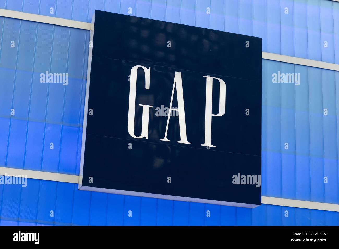Gap logo on storefront, Times Square, Manhattan, New York City Stock Photo - Alamy