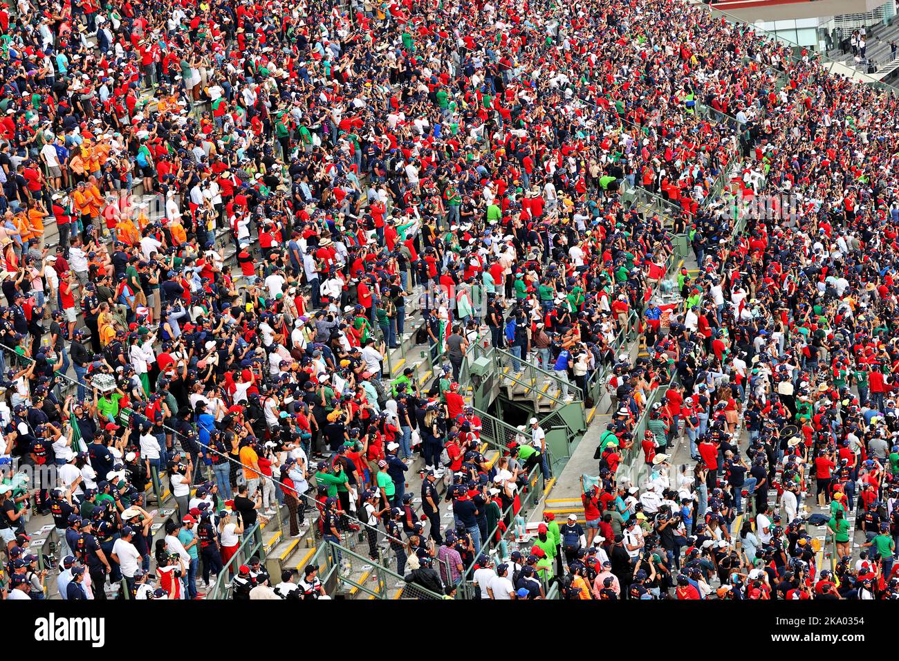 Mexico City, Mexico. 30th Oct, 2022. Circuit atmosphere - fans in the ...