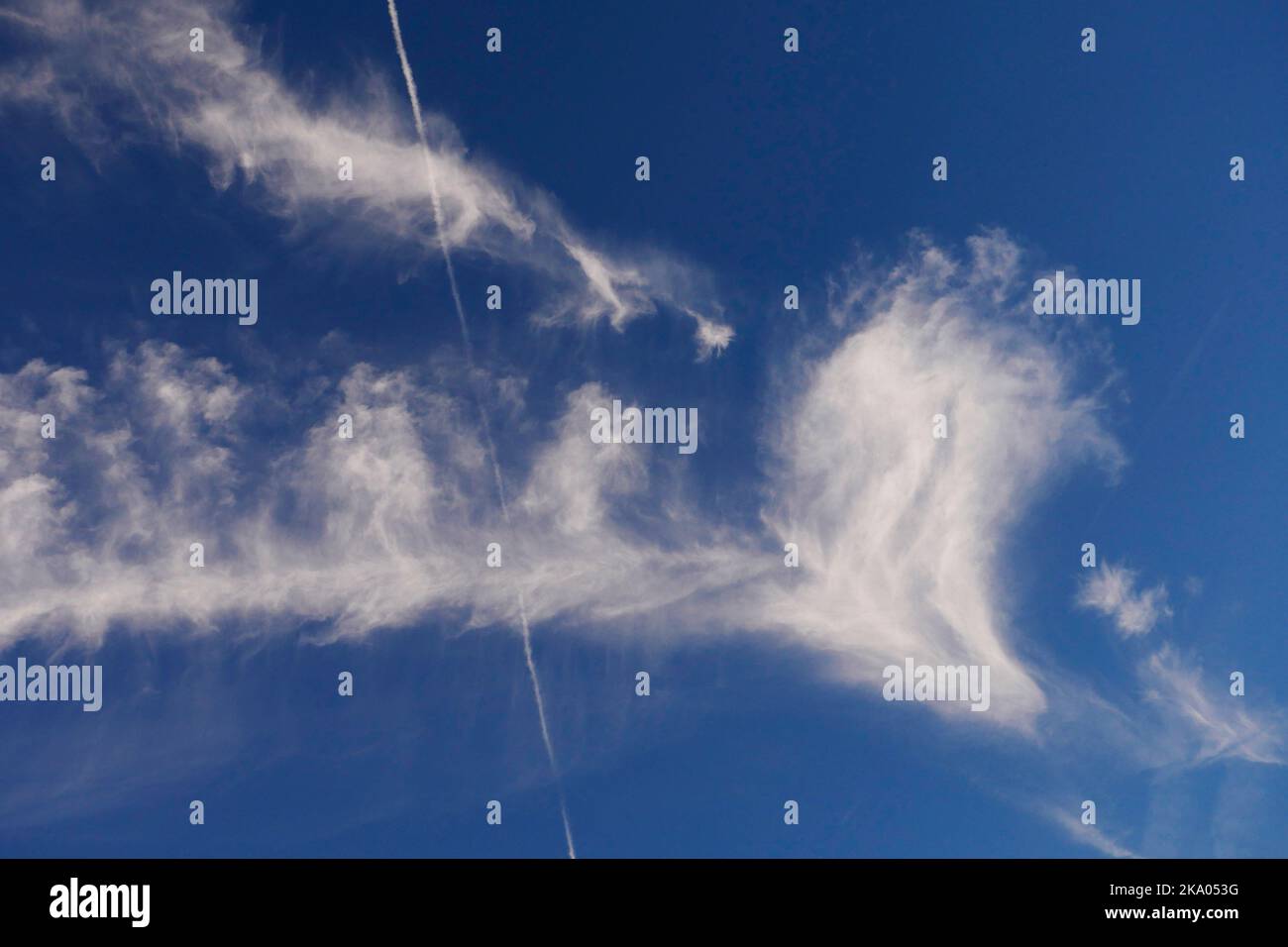 Cirro strato hi-res stock photography and images - Alamy